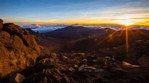 This Maui Drive Takes You From Sea Level To 10 000 Feet In One Very