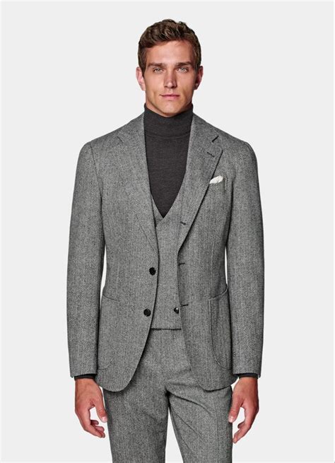 Pin By Firehowl On Three Piece Suits Black Waistcoat Suits Workout