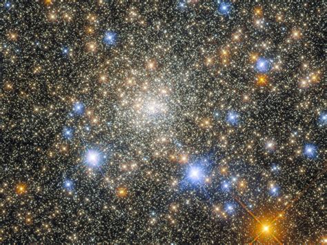 Hubble Snaps Stunning Photo Of A Globular Cluster Popular Photography