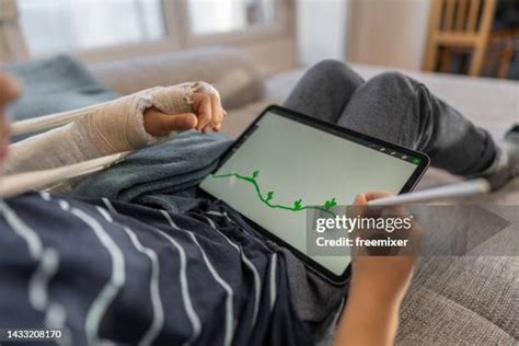 Fractured Screen Photos And Premium High Res Pictures Getty Images