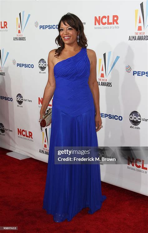 Actress Lauren Vélez Arrives At The 2009 Alma Awards Held At Royce