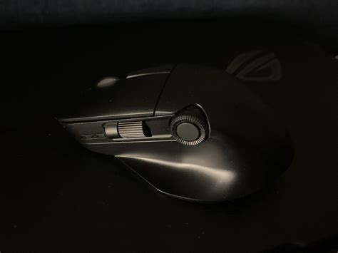 Asus ProArt MD300 review: A configurable mouse with two extra dials for ...