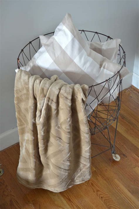 How To Get Rid Of Sentimental Clutter At Home With The Barkers