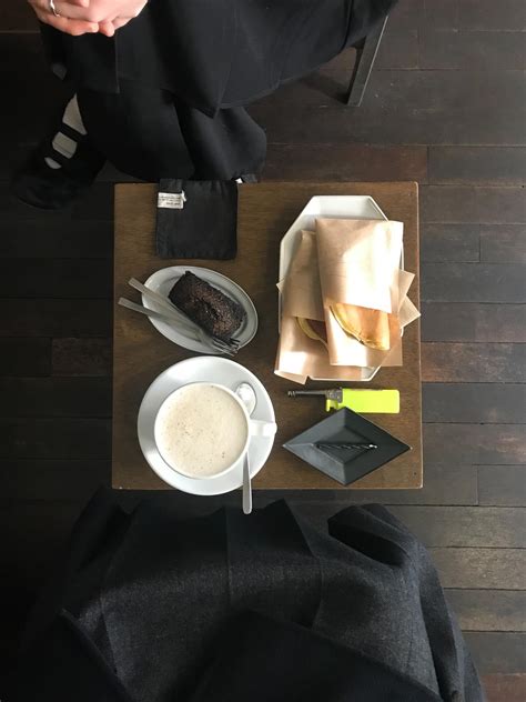 봄을 가장 따뜻하게 기다리는 방법 따땃한 밤라떼와 팬케이크를 묵어준다 𖠚ᐝ