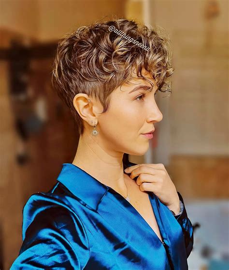 Warum Ein Pixie Cut Mit Locken Bis Zu 3000€ Kosten Kann Und Wie Sie Es Für 150€ Selbst Umsetzen