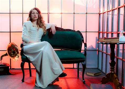 Боряна Бабанова в спектакъла В полите на Витоша на режисьора Крис Шарков Снимка Драгомир