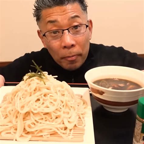 中島浩二 ナカジー お料理ナカジーは、蓮根と豚肉と小松菜の中華炒め😊 玉子焼きと美味しい干物もあって、バランス食‼️ ナカジーの部屋も、盛り上がったなー😊 インスタライブ お料理ナカジ