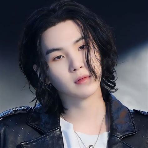 چارت Km یونگی رو از اپ و سایت های رای گیری حذف کرده، این عکس ویسگون