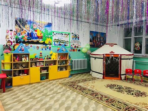 Дэгдээхэй цэцэрлэгийн М Ариунцэцэг багштай ахлах бүлэг