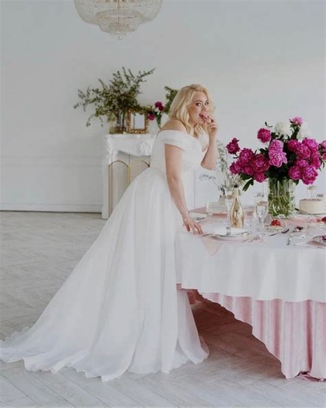 Снова радуем вас новинками В наличии размер 48 50 52 Больше платьев с