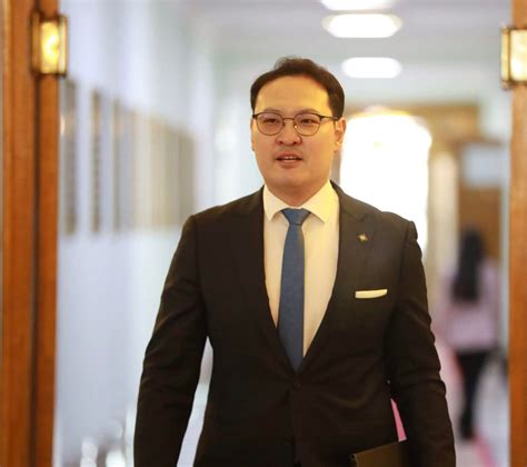 People сэтгүүл People сэтгүүл Added A New Photo