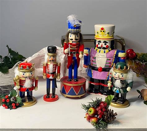 Nutcracker Statues Porcelain Cookie Jar Musical Nutcracker Christmas Decor Wood Nutcracker
