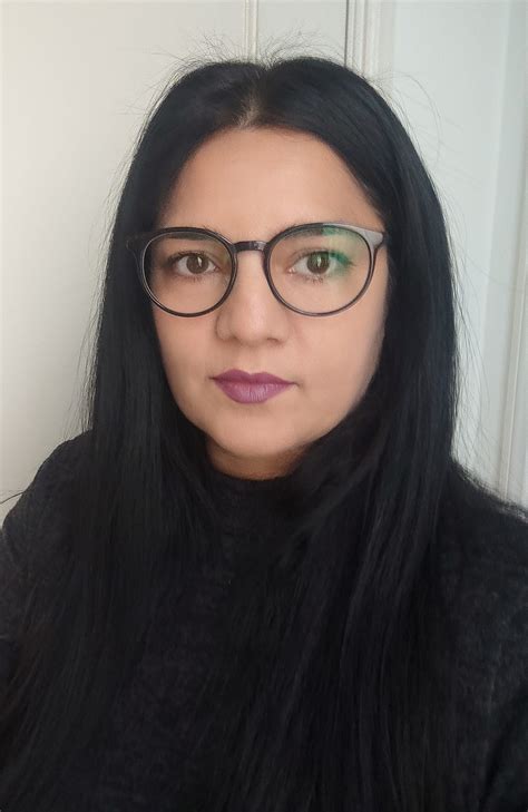 Rabena Moore On How Simplifying And Decluttering Your Life Can Make You