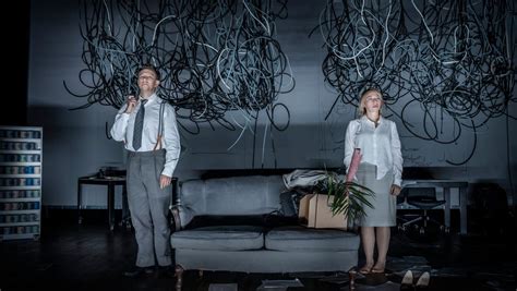 I Nyskrivna ”chefen” Illustreras Hierarkierna Bokstavligt