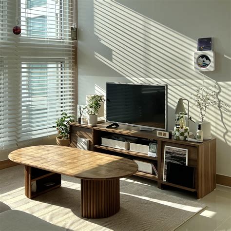 반려식물에게 얻는 가치 있는 삶 감정을 공유하는 공간 숲과 나무에 대한 이야기 매거진