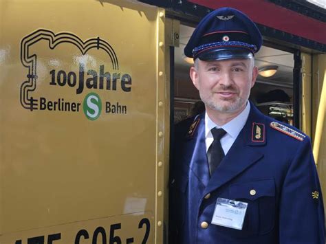 100 Jahre Berliner S Bahn Umjubelter Sonderzug Pendelt Zwischen Berlin