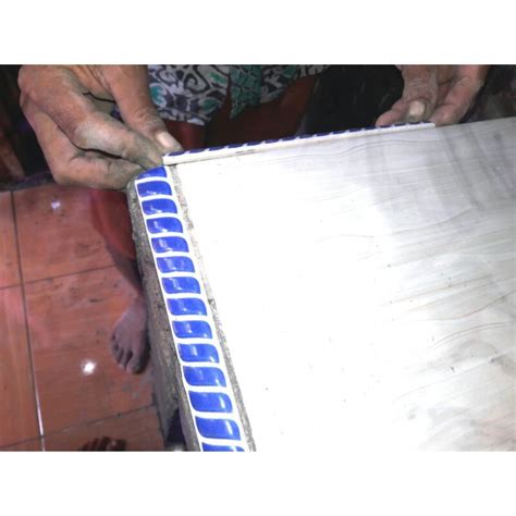 Jual Lis Keramik Lis Cakar Harimau Lis Keramik Belang Lis Meja Dapur Lis Keramik Kamr Mandi Lis