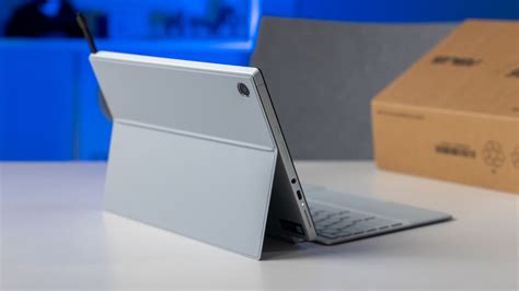 Unboxing The New ASUS Chromebook CM30 Detachable VIDEO