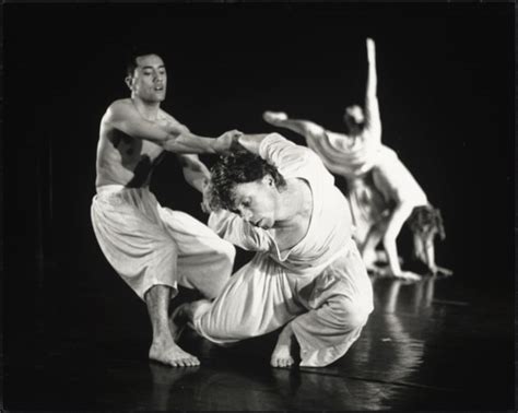 Douglas Wrights Gloria Revived Dance Australia