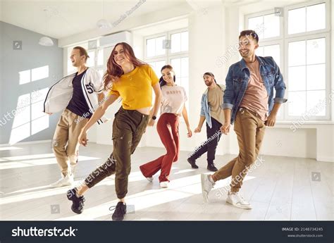3733 Contemporary Jazz Dance 图片、库存照片和矢量图 Shutterstock