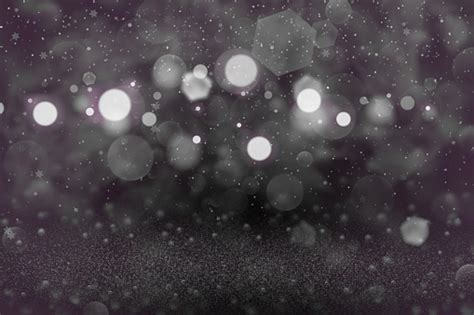 분홍색 아름 다운 반짝 반짝이 빛 떨어지는 눈 조각 비행 귀하의 콘텐츠에 대 한 빈 공간을 가진 축제 모의 질감을 흐리게 하는