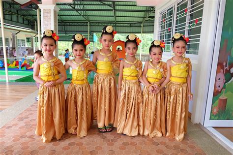 อนุบาลอรุณจิตร ⭐ ๒๖ มิถุนา มาบรรจบ ขอน้อมนบครูกลอน