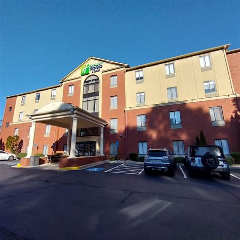 Holiday Inn Express And Suites Atlanta Emory University Area By Ihg
