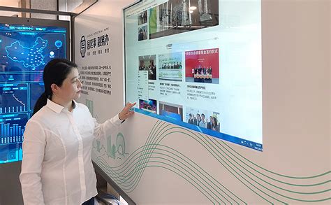 一站式服务中心20周年 超越顾客期望 我们一直在路上 苏州工业园区管理委员会