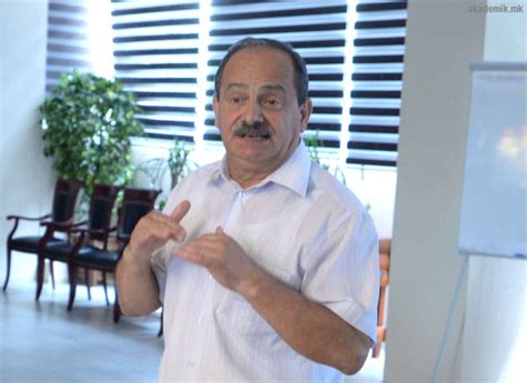 За патни трошоци потрошени 7 4 милиони евра пратеникот Наумовски наплатувал како со кола да