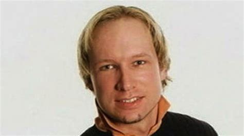 Бащата на Брайвик Синът ми трябваше да се самоубие Новини бг