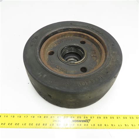 Numa Solid Press On Forklift Tire 16x6x10 5 W 3 Hole Rim From Caterpi