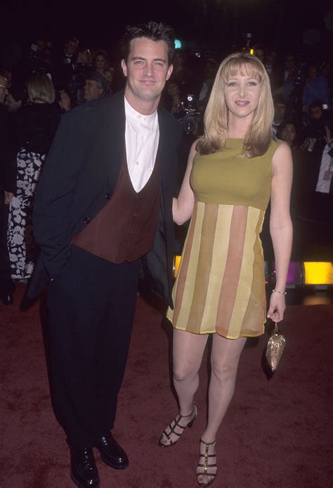 On This Day In 1996 Lisa Kudrow Wore A Look That Also Did Not Work In