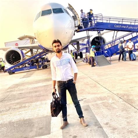 Shubham Kumar Raizada😎 Shubham24hr • Threads Say More