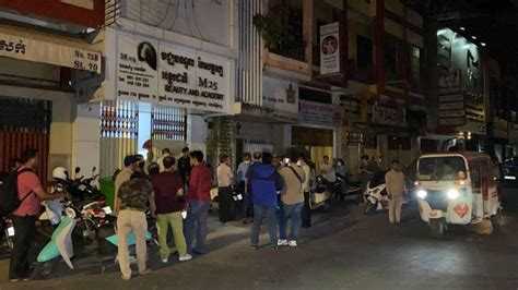 ភ្ញាក់ផ្អេីល ស្រ្ដីវ័យចំណាស់ម្នាក់ បា ត់ ប ង់ ជីវិតភ្លាមៗ ក្រោយទៅកែដើ មទ្រូ ង Khmerload