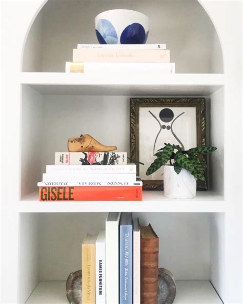 3 Surefire Bookshelf Styling Tricks