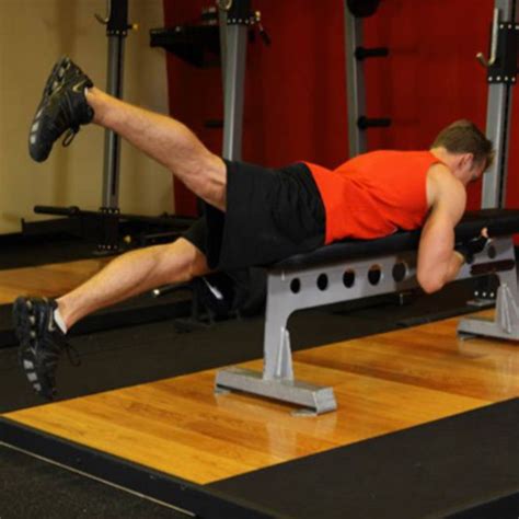 Flutter Kick 通过 Nicole T 锻炼方法 Skimble Workout Trainer