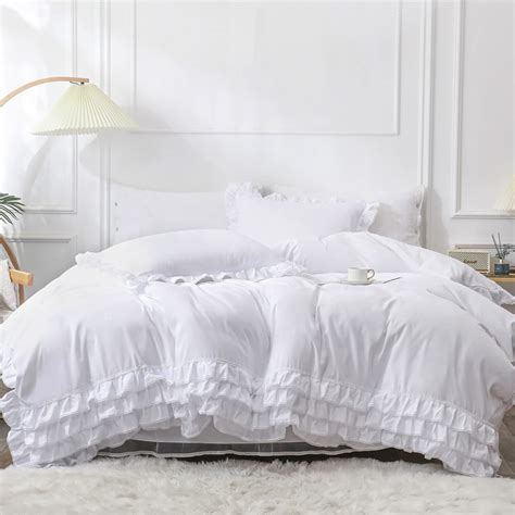 White Ruffle Duvet