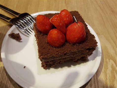 투썸 스트로베리초콜릿생크림 피스 후기 자유게시판 딜바다닷컴