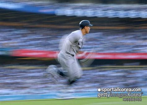 우르르 쾅쾅 전설 루 게릭 넘었다 누가 슬럼프래 여전히 뜨거운 저지 5년 연속 30홈런 통산 44호 멀티 홈런