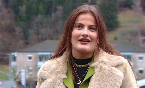 Winter Vol Liefde Amy Rose Doodsbang En In Tranen Op Tiktok Wat Verschrikkelijk Flair