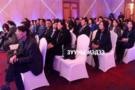 Эрүүл мэндийн салбарын удирдах ажилтнууд зөвлөлдлөө