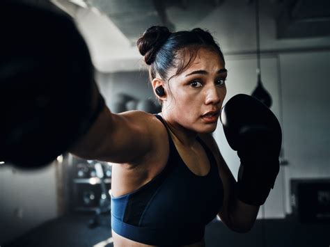 Tips Olahraga Yang Menyenangkan Salah Satunya Gunakan Earphone Bluetooth Terbaik Bose