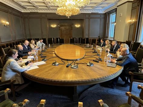 ГОРЕЩА ТЕМА ГЕРБ и ДБ с нова среща за редовно правителство двете страни представиха