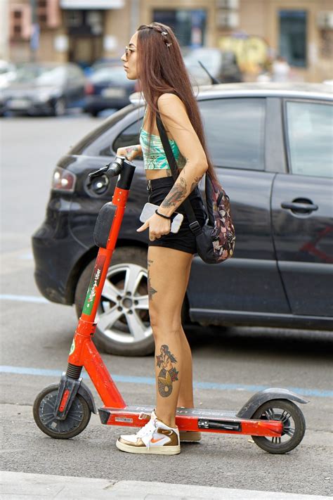 Electric Scooter What Are They How Do They Work Full Guide