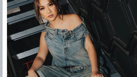 Nyentrik Baju Bentuk Celana Yang Dipakai Bcl Ternyata Berharga Fantastis