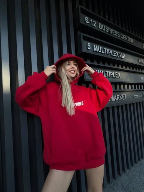 Худі оверсайз — ціна 999 грн у каталозі Худі Купити жіночі речі за доступною ціною на Шафі