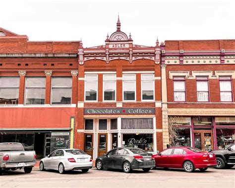 15 Instagrammable Places In Guthrie Places To Take Pictures