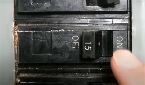 How To Test A Breaker With A Multimeter Electronicshacks