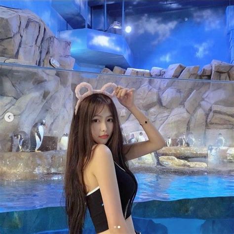 Potret Ukei Cheung Pacar Brondong Stephen Chow Perempuan Wajah