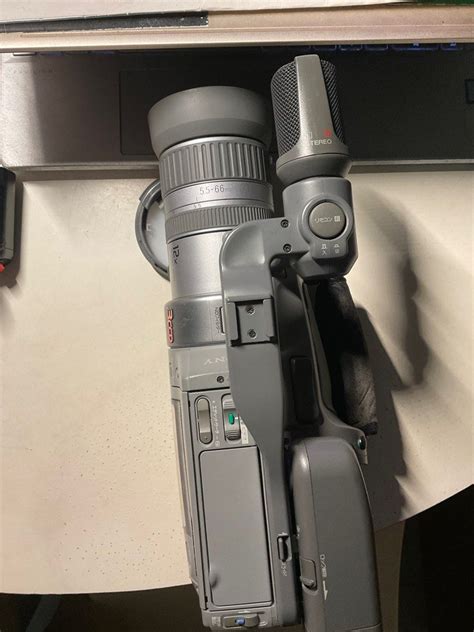 Sony Ccd Vx1 Vx3 Hi8 Professional Handycamcamcorder Lots Of